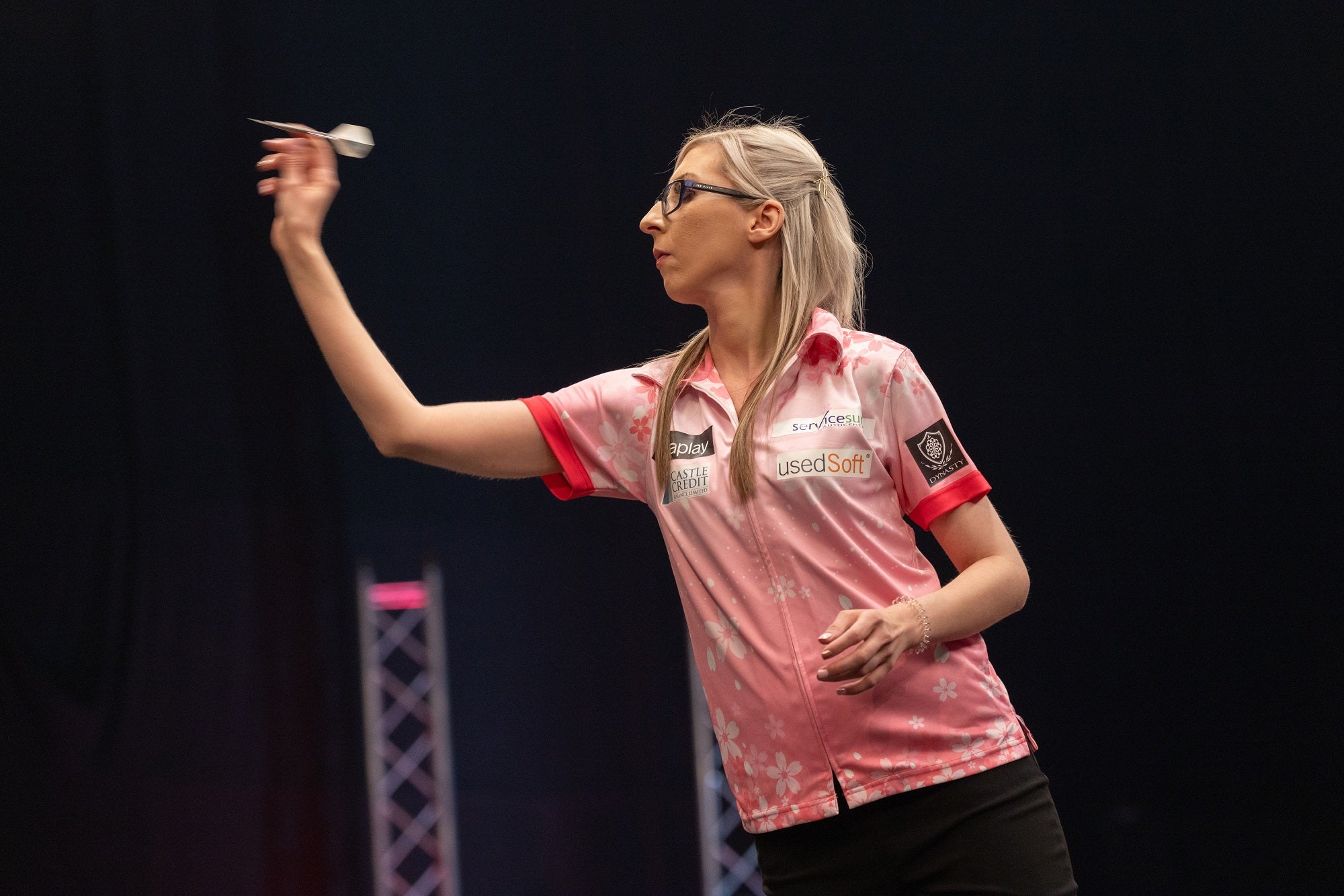 Sherrock makes winning return on Viaplay Nordic Darts Masters Day One